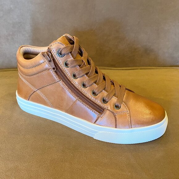 Taos Footwear | Shoes | Taos Winner Caramel New W Box | Poshmark